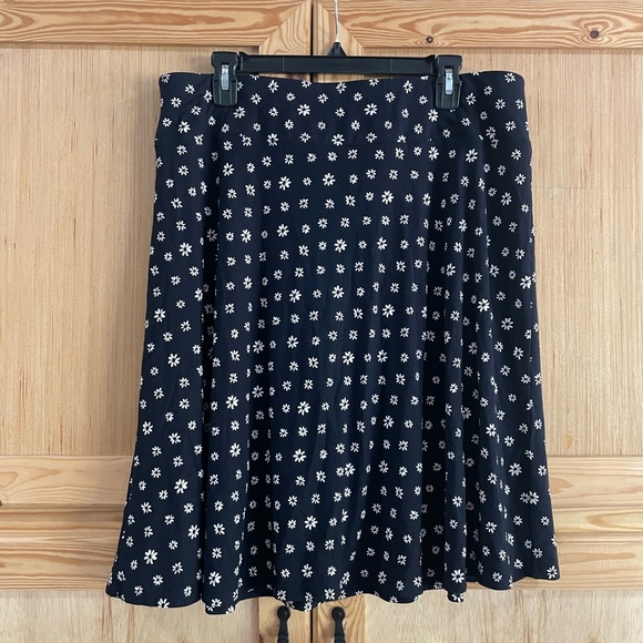 Talbots | Skirts | Talbots Daisy Flower Jersey Knit Comfy Versatile ...